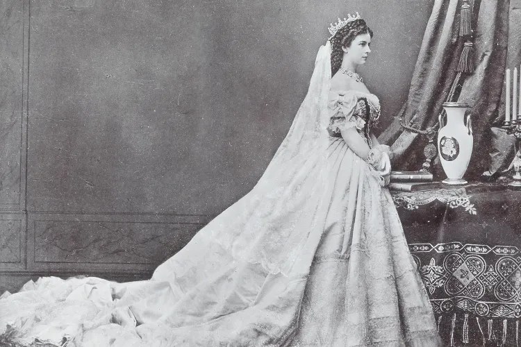 Beloved of a Nation: Empress ‘’Sisi’’ Elizabeth’s Bond with Hungary and ...